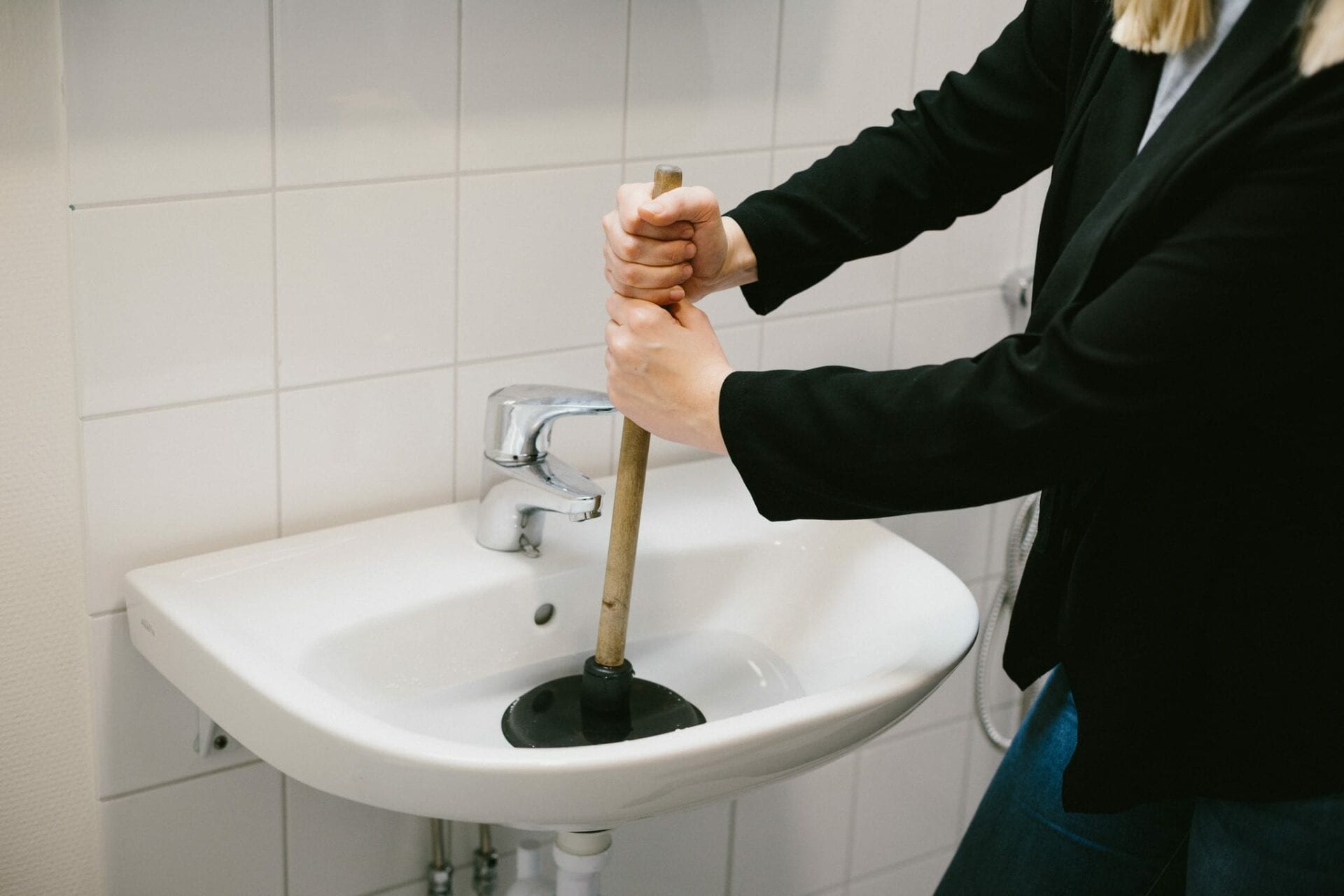 Rensa stopp i handfatet | Mimer