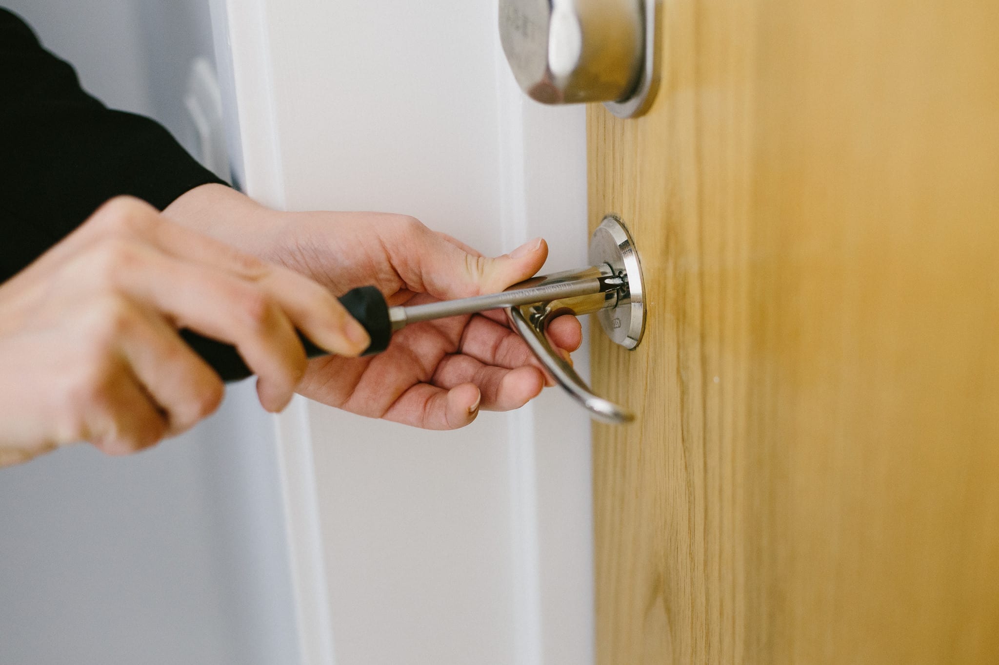 Skruva fast lösa handtag | Mimer